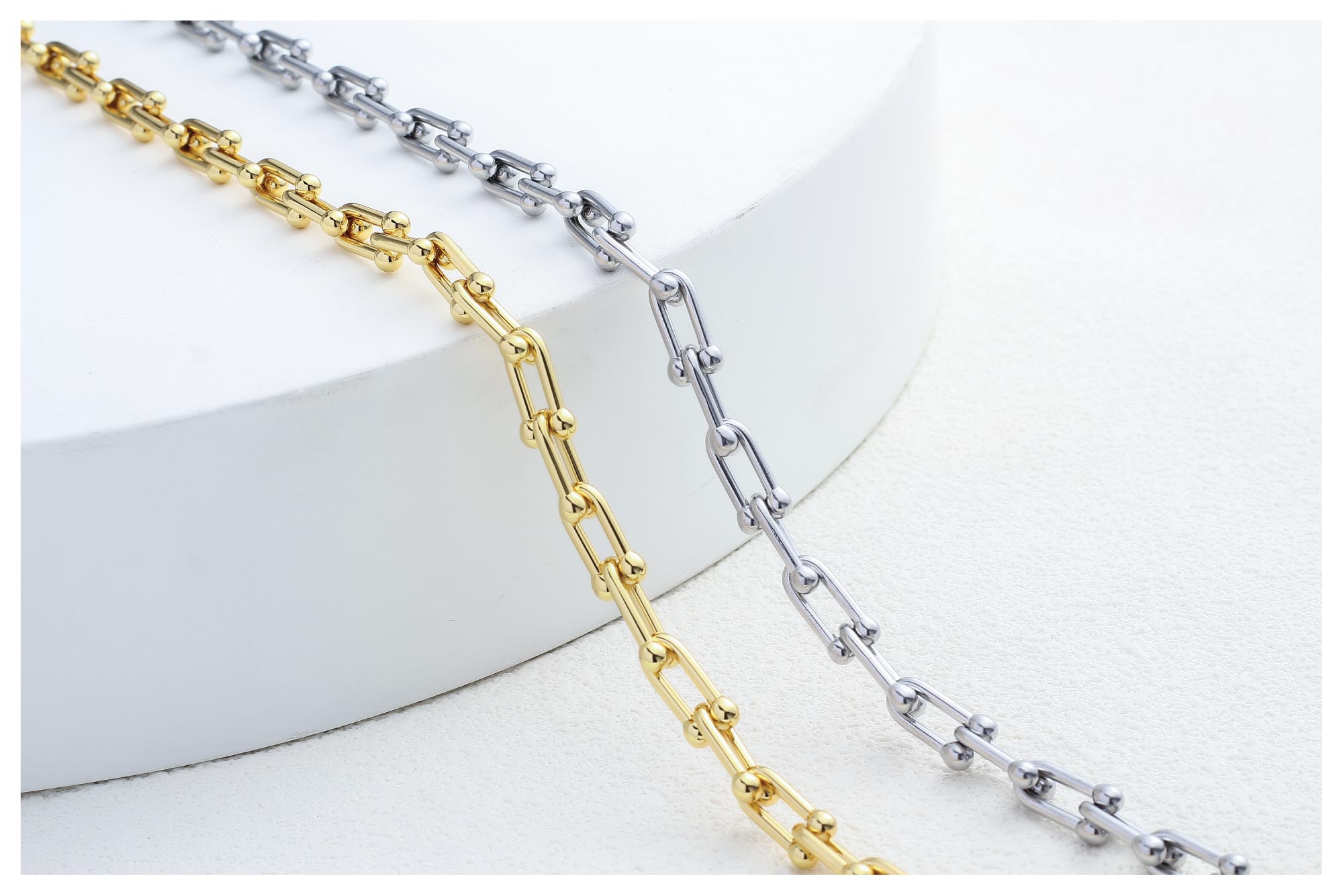 Gauge Link Chain – Made on Jupiter