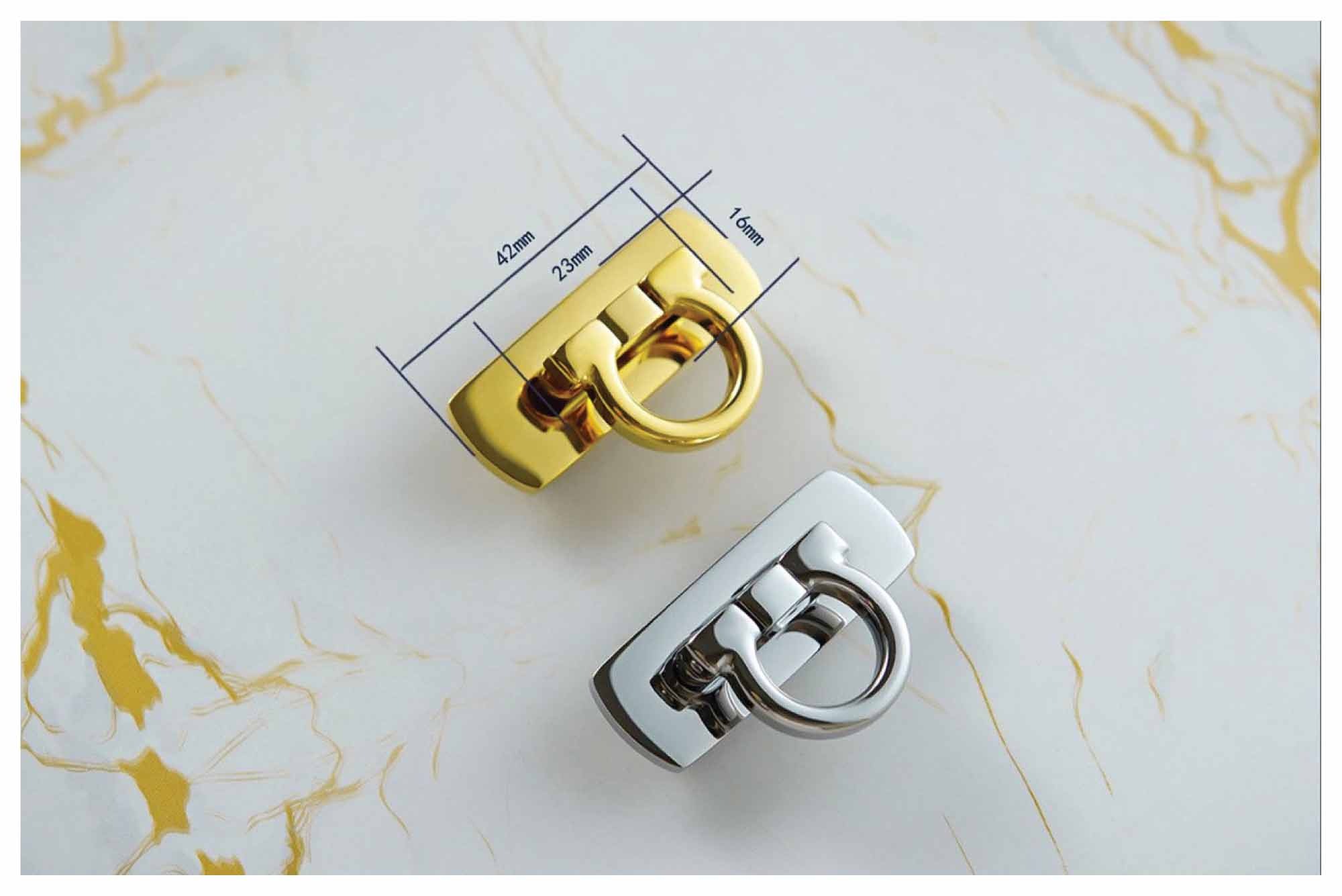 Horse Shoe Lock – Made on Jupiter